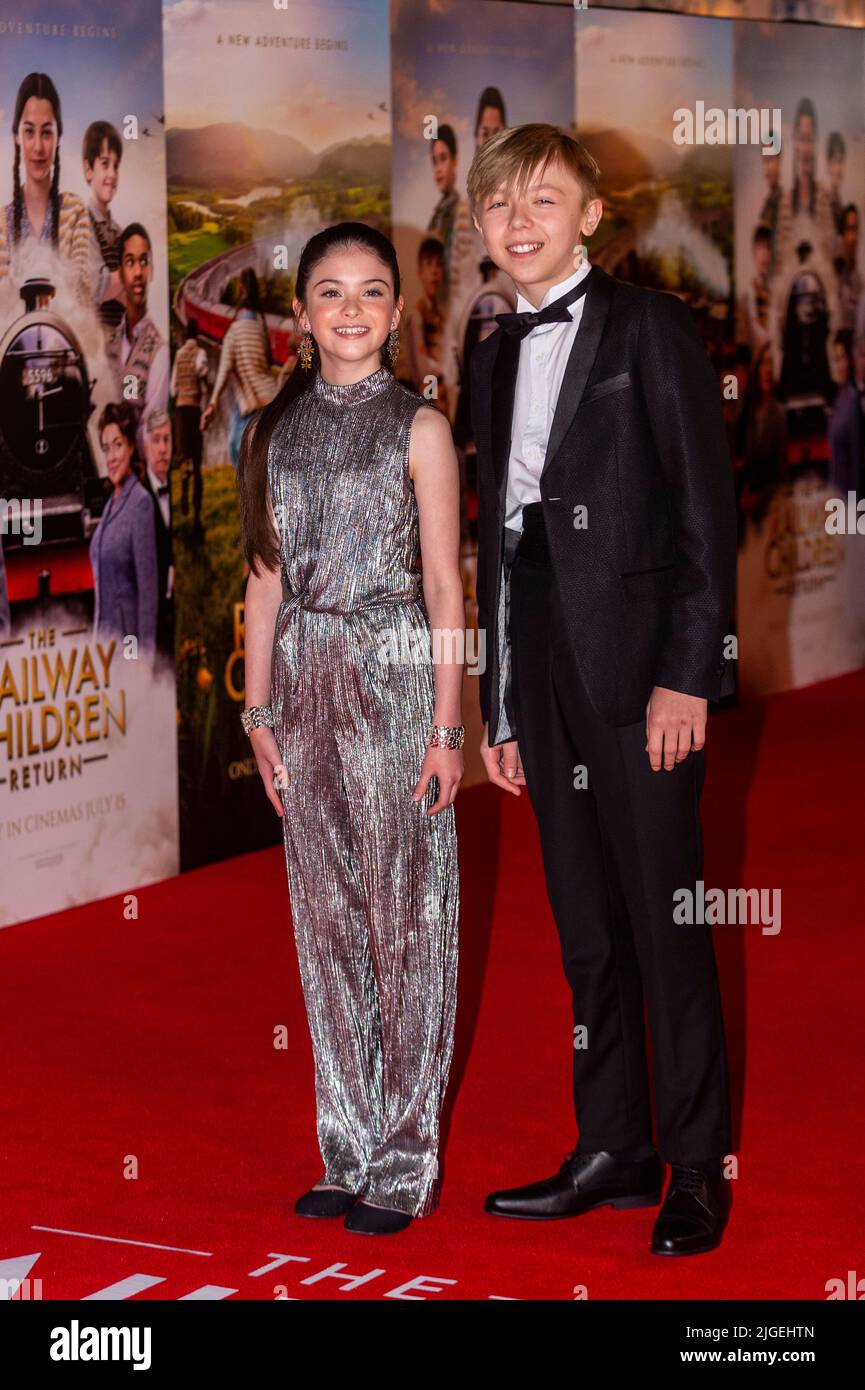 London, UK. 10 July 2022. Actors (L) Eden Hamilton, playing Pattie, and Austin Haynes, playing ...