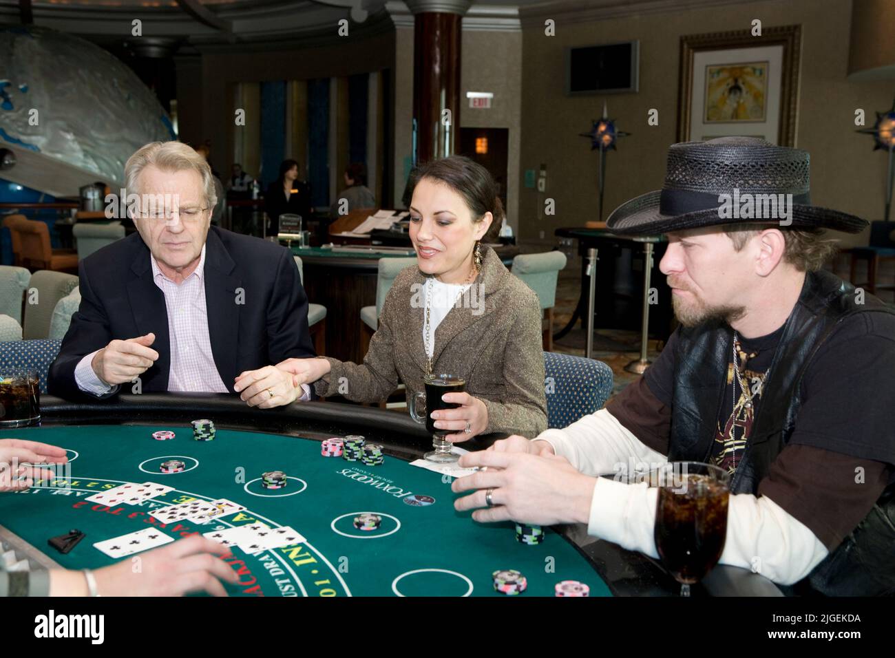 America's Got Talent Winner Kevin Skinner plays blackjack with runer up ...