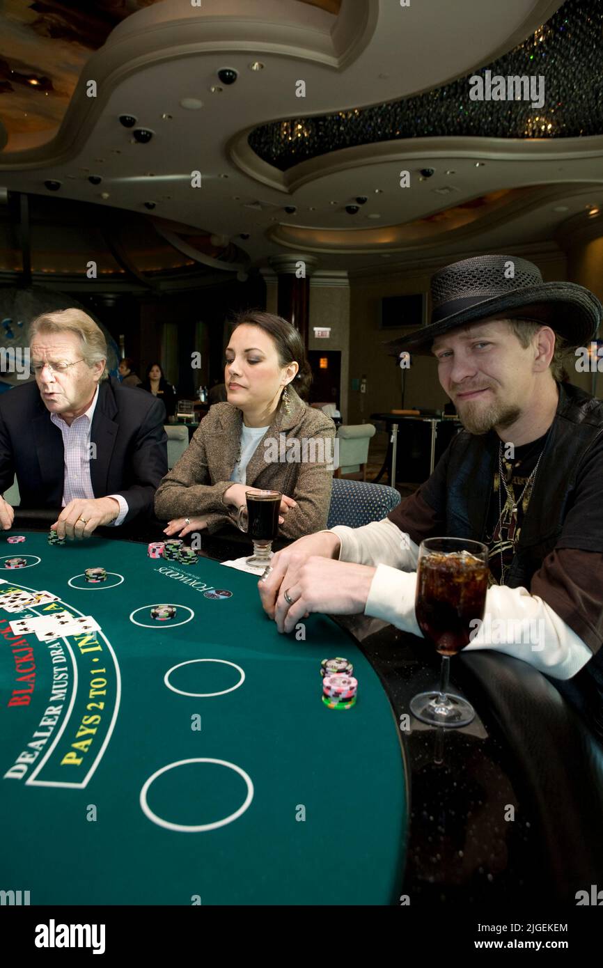 America's Got Talent Winner Kevin Skinner plays blackjack with runer up ...