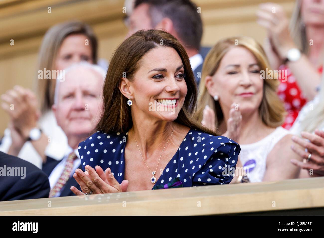 English royal family posing hi-res stock photography and images - Alamy