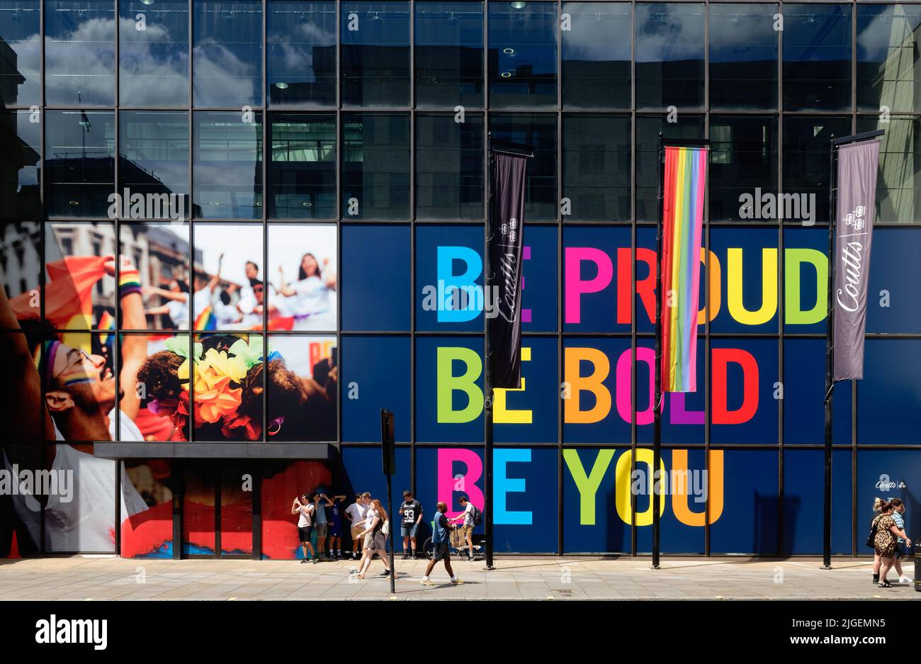 LGBT these advertising "Be Proud, Be Bold" in the windows of Coutts ...