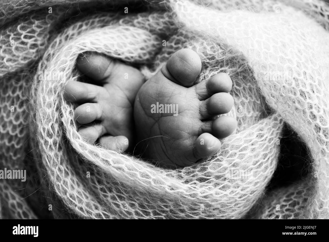 Premature baby feet heart hi-res stock photography and images - Alamy