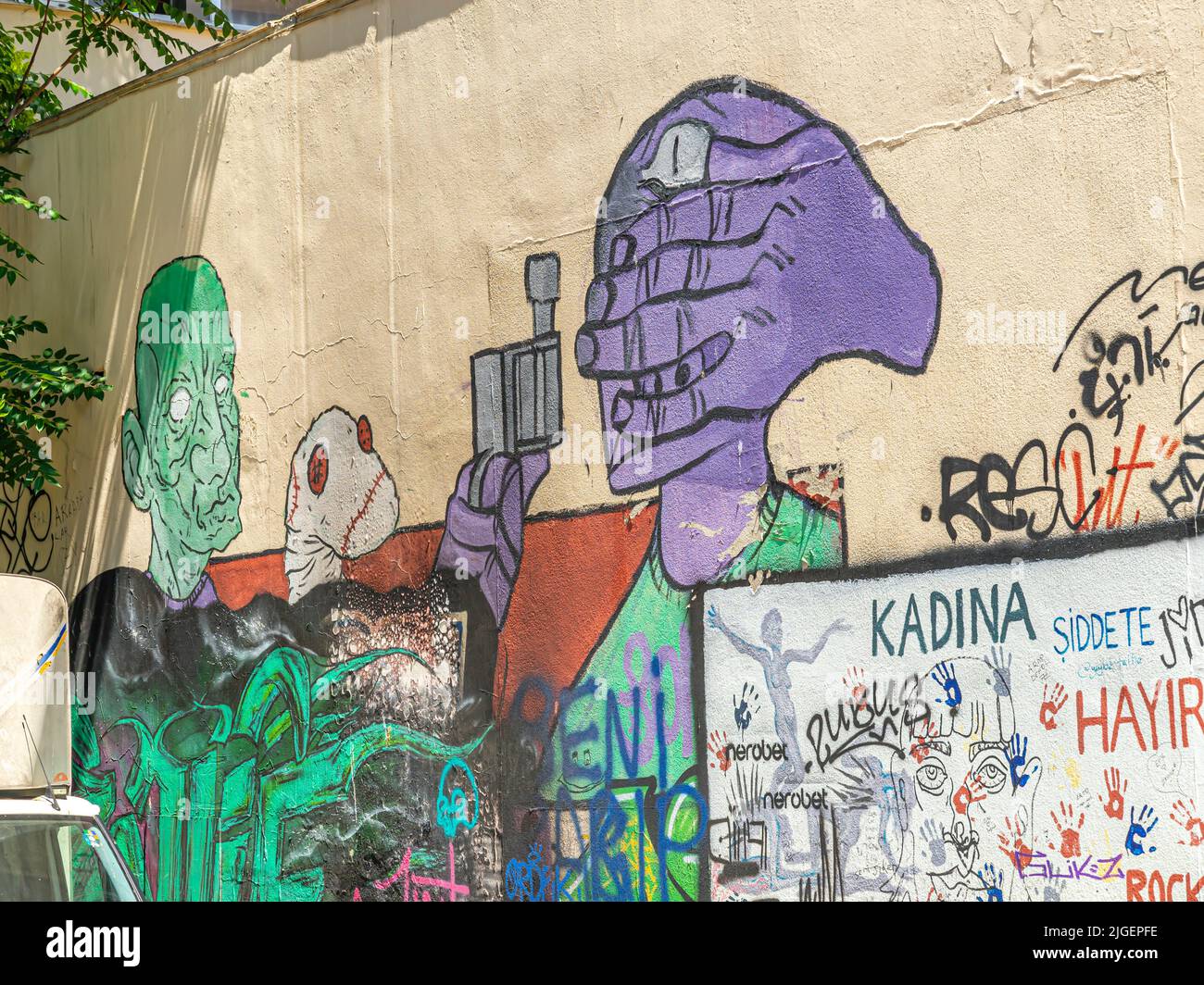 Mural in Istanbul. Street art, murals in Kadiköy district of Istanbul ...