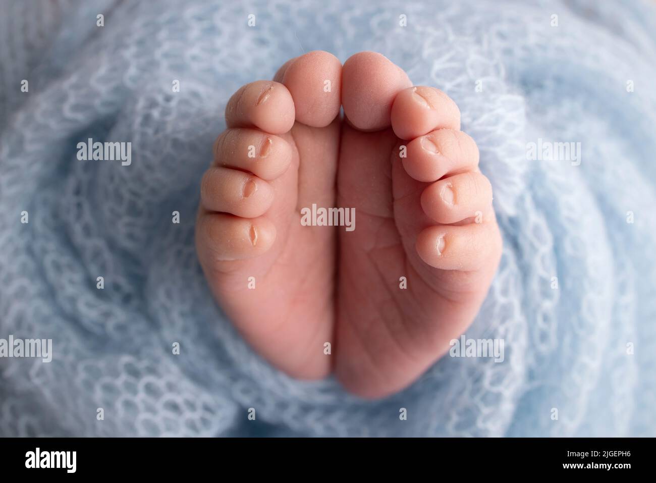 Blue toes hi-res stock photography and images - Alamy
