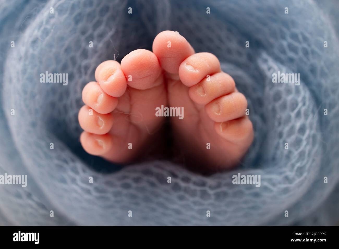 Premature baby feet heart hi-res stock photography and images - Alamy