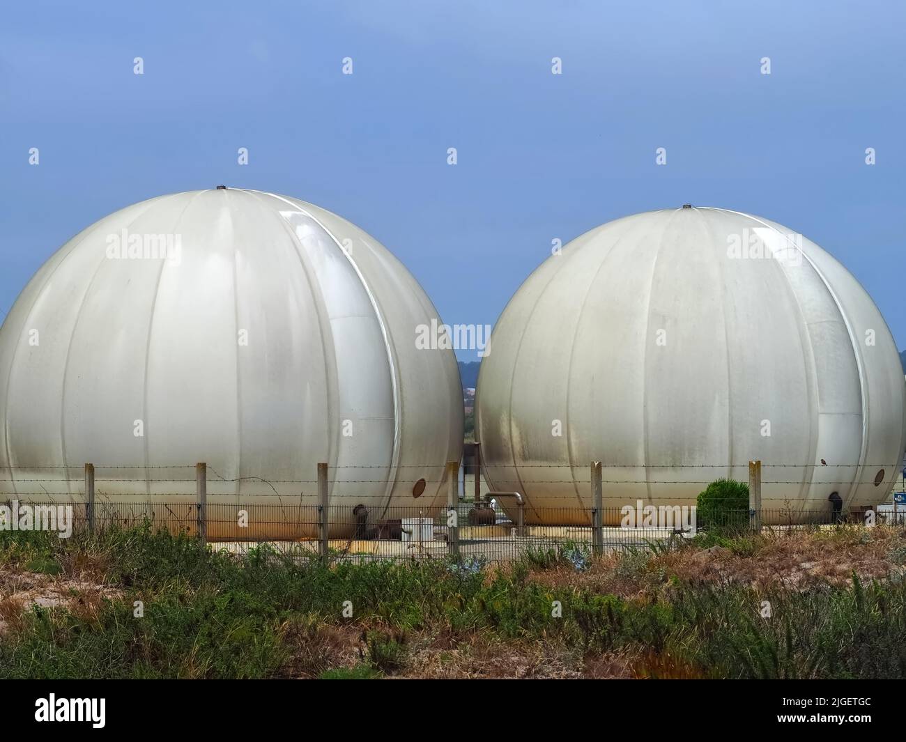 Liquifies gas tanks supply power Stock Photo - Alamy
