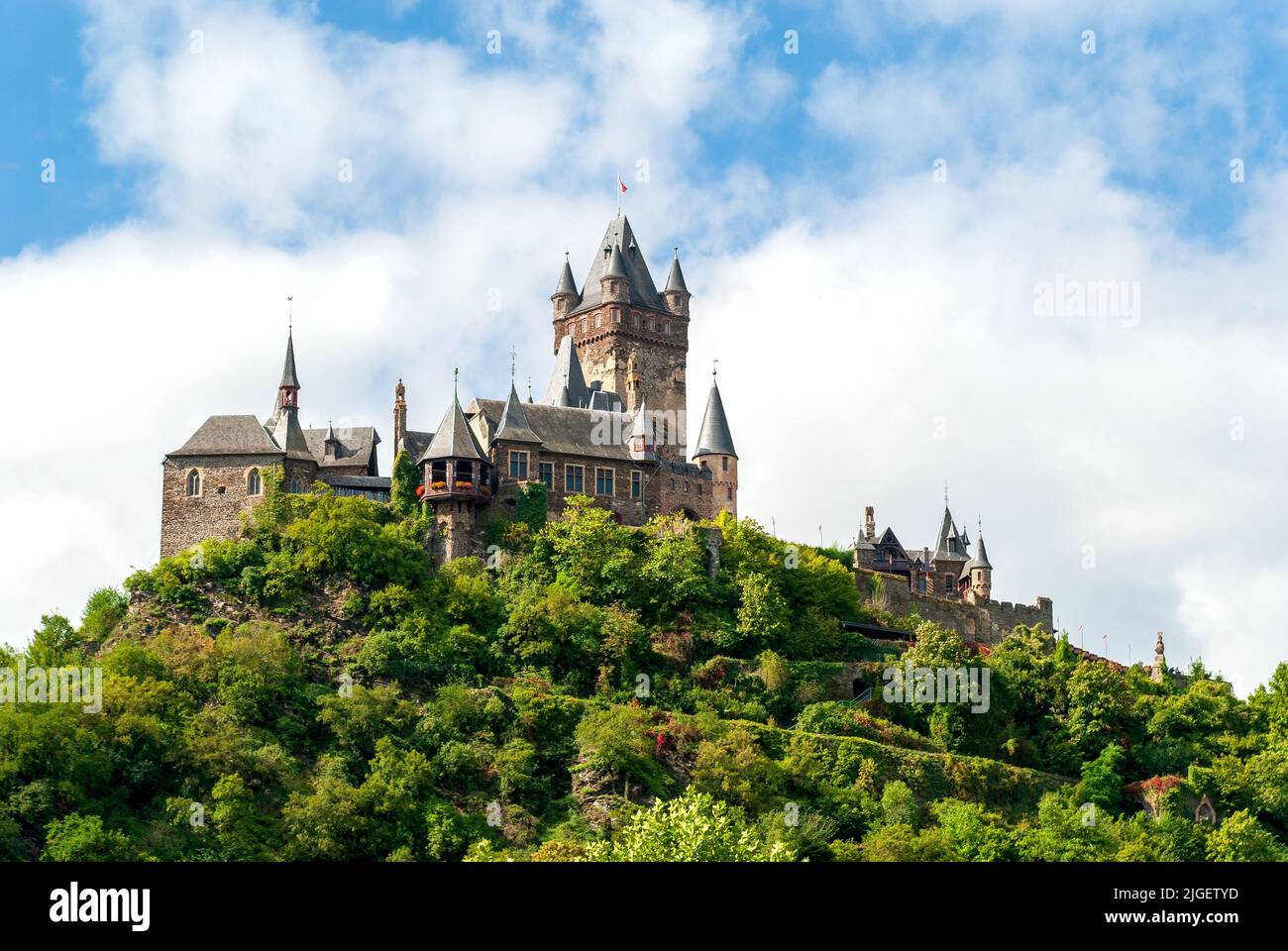 Medieval Cochem Imperial castle (Reichsburg) at Cochem on the Moselle ...
