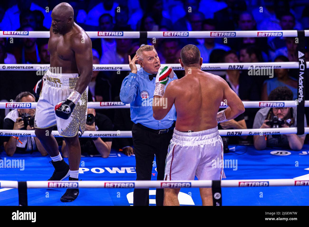 LONDON, UNITED KINGDOM. 09th Jul, 2022. Match referee Marcus McDonnell ...