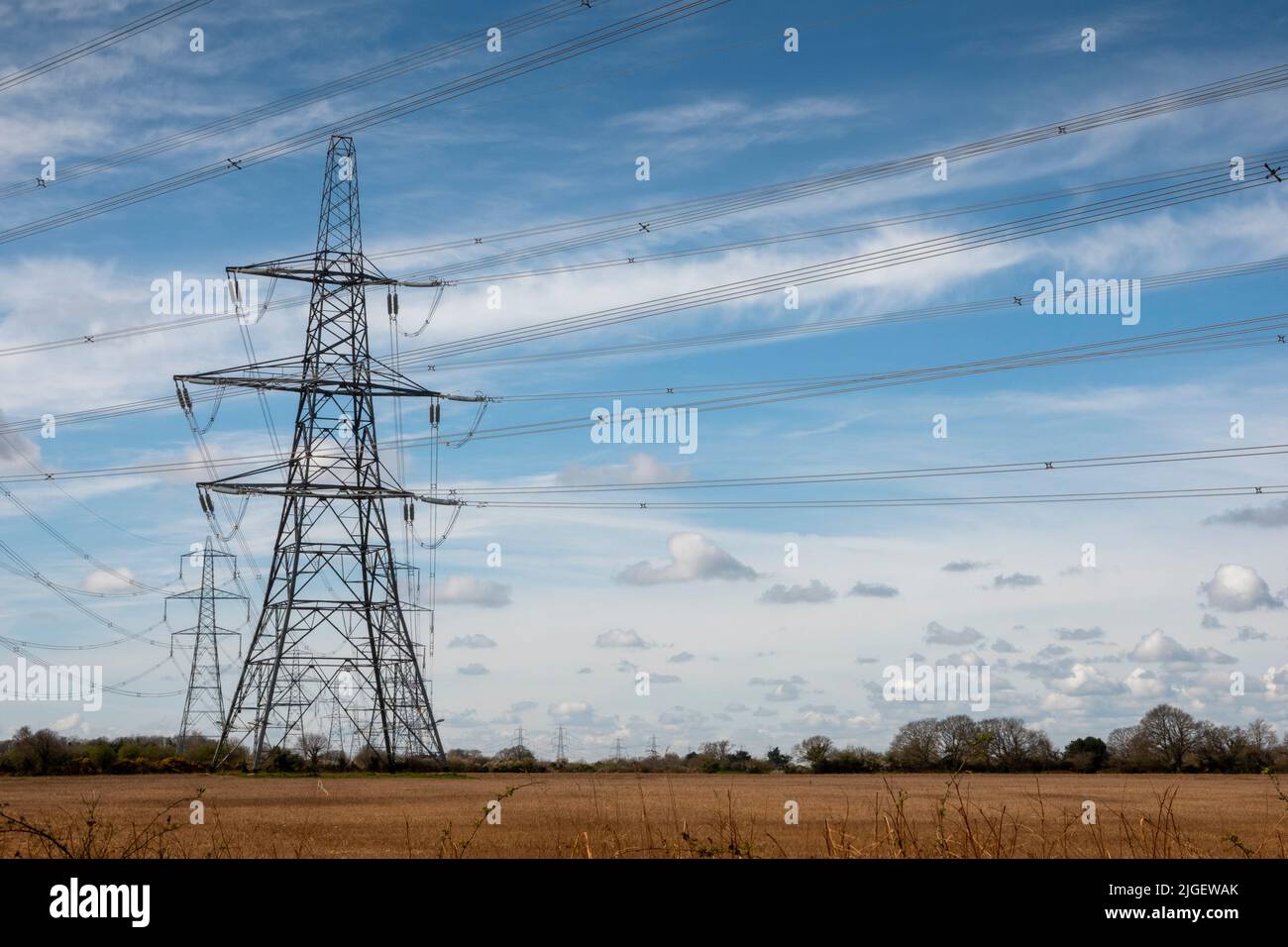 Overhead power line transmission tower hi-res stock photography and ...