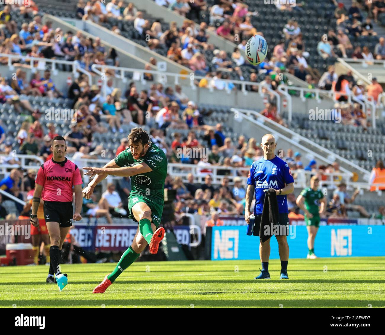 Stefan Ratchford #1 of Warrington Wolves converts for a goal Stock ...