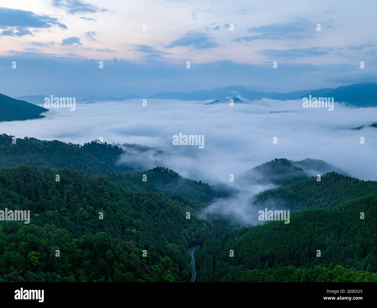 Low elevation fog hi-res stock photography and images - Alamy