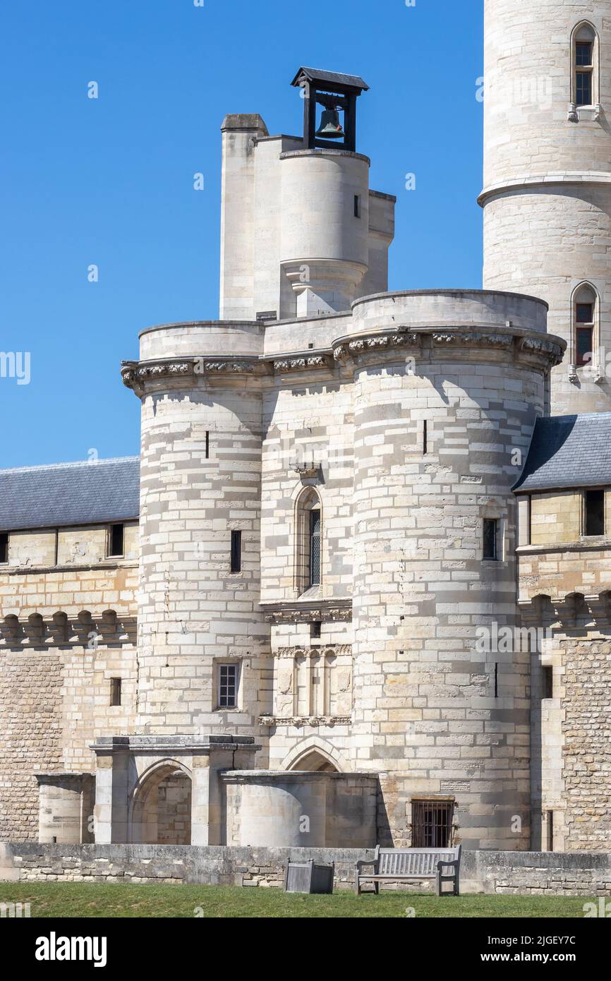Paris medieval castle hi-res stock photography and images - Alamy