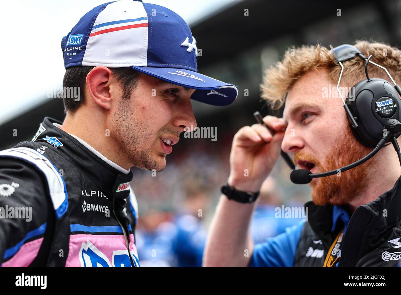 Esteban Ocon (FRA) Alpine F1 Team with Josh Peckett (GBR) Alpine F1 ...