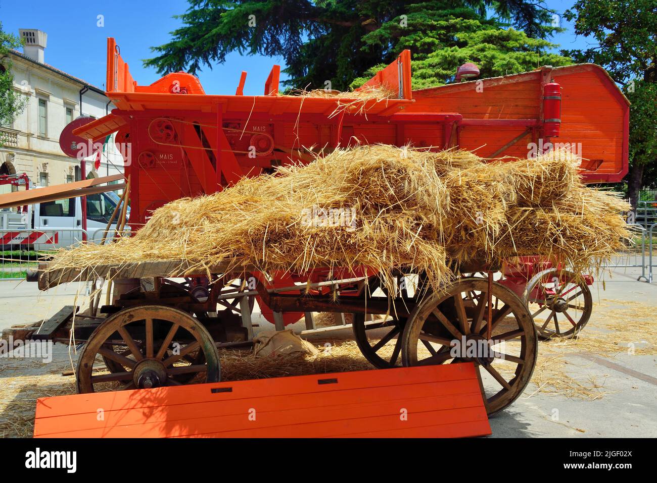 Cadoneghe, Veneto, Italy. The threshing feast. Old farm tractors ...