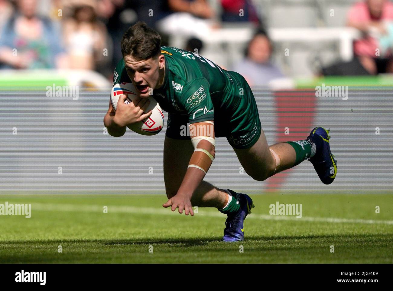 Warrington Wolves’ Josh Thewlis scores a try during the Betfred Super ...