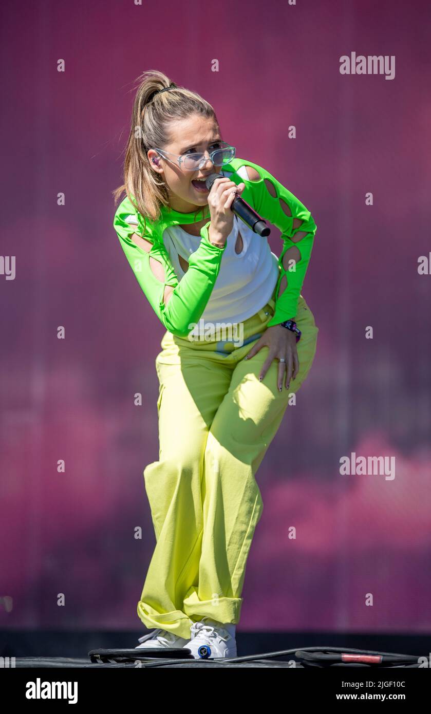 Mimi Webb performing on the main stage at the TRNSMT Festival at ...