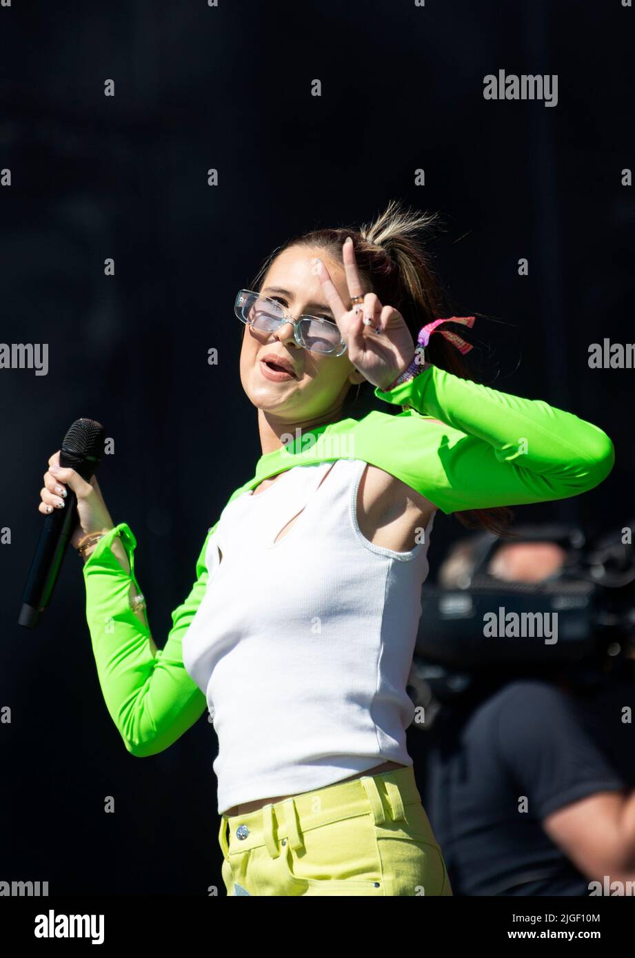 Mimi webb stage hi-res stock photography and images - Alamy