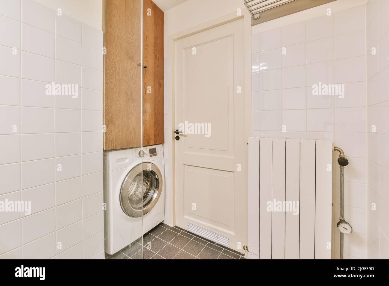 Tiles interior home hi-res stock photography and images - Alamy