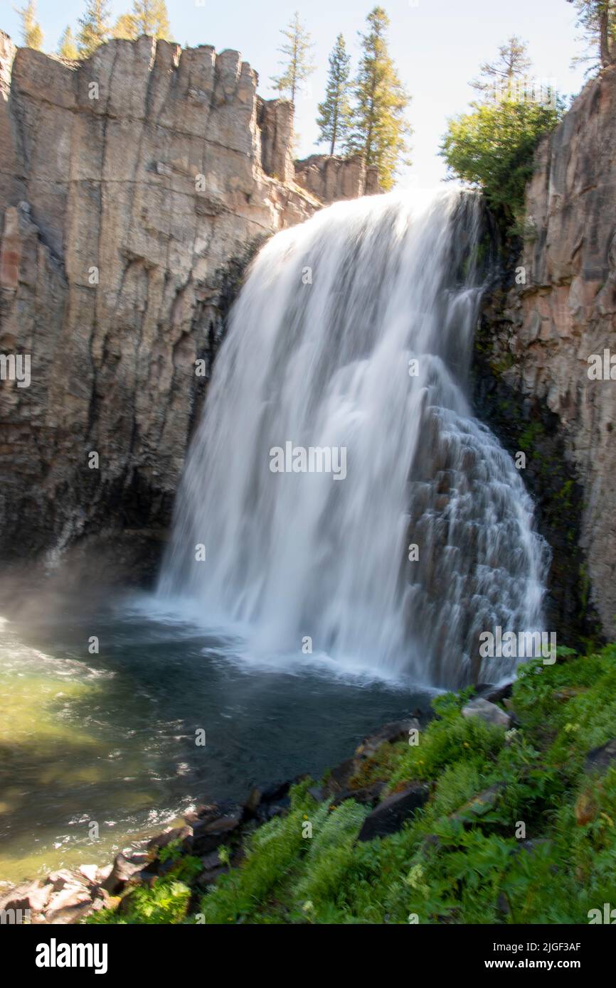 Rainbow Falls is a large and popular waterfall in Devil's Postpile ...