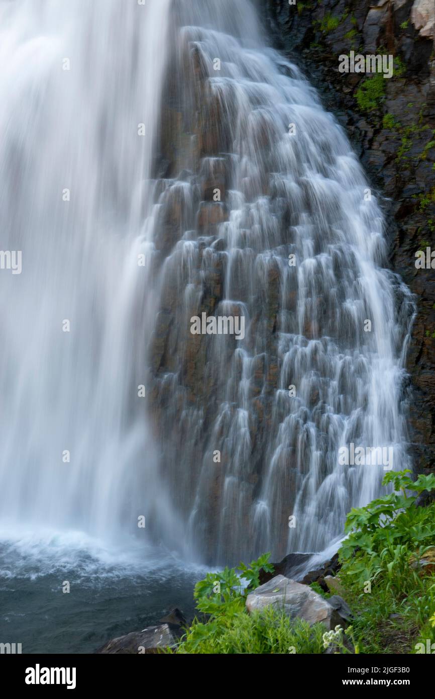 Rainbow Falls is a large and popular waterfall in Devil's Postpile ...