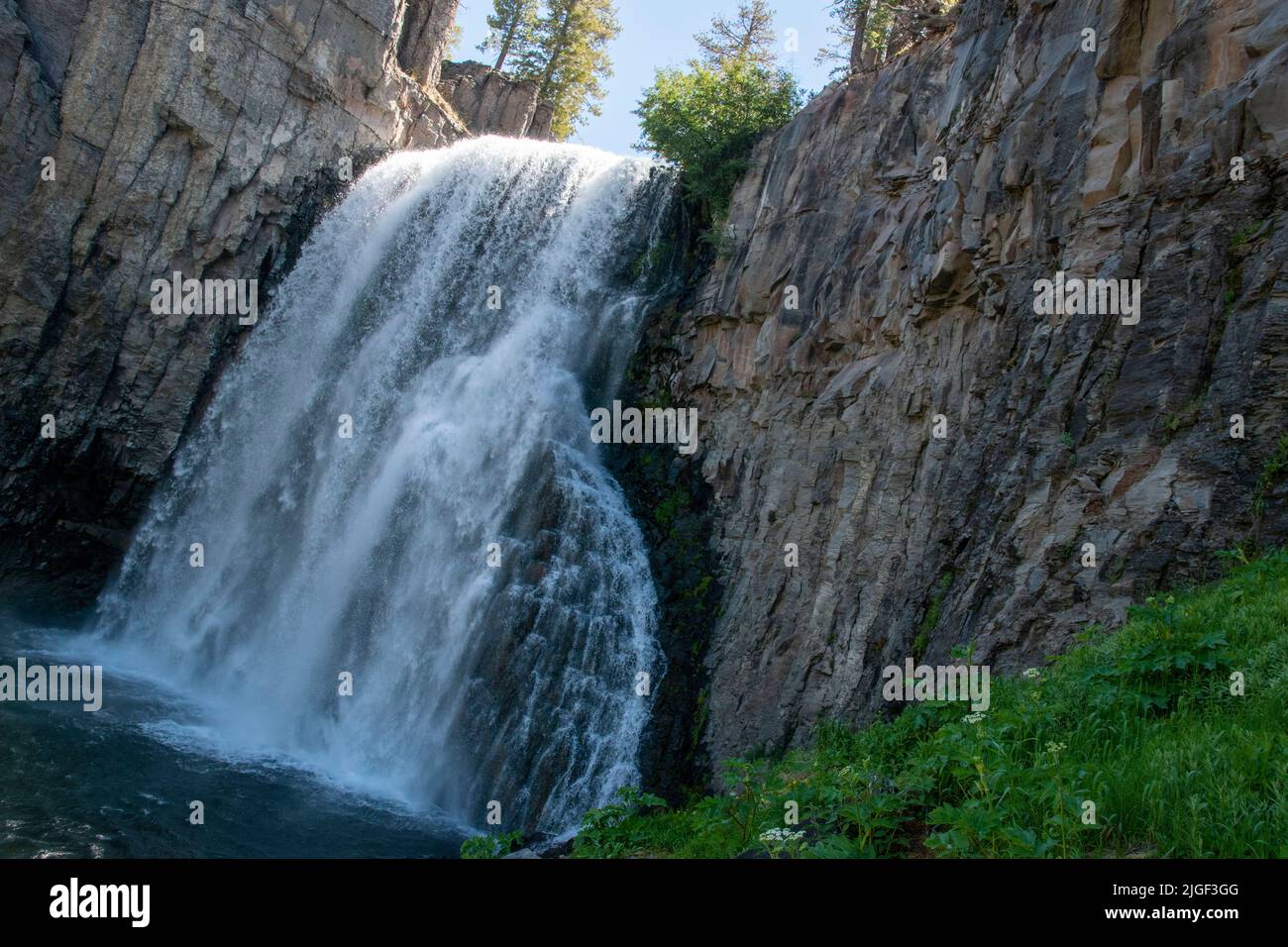 Rainbow Falls is a large and popular waterfall in Devil's Postpile ...
