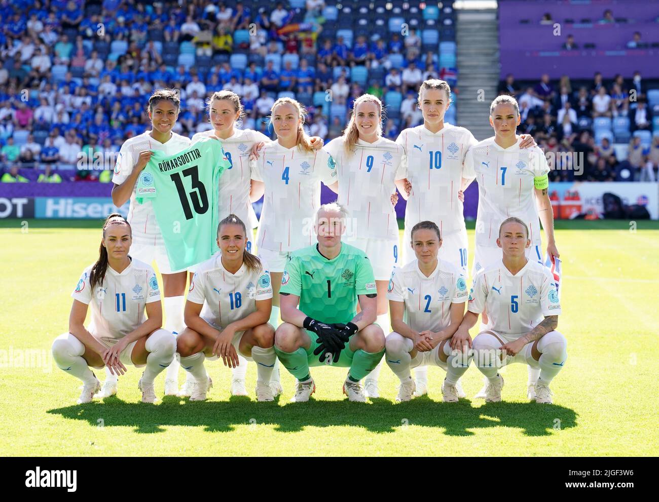 The Iceland team pose for a photo before the UEFA Women's Euro 2022 ...
