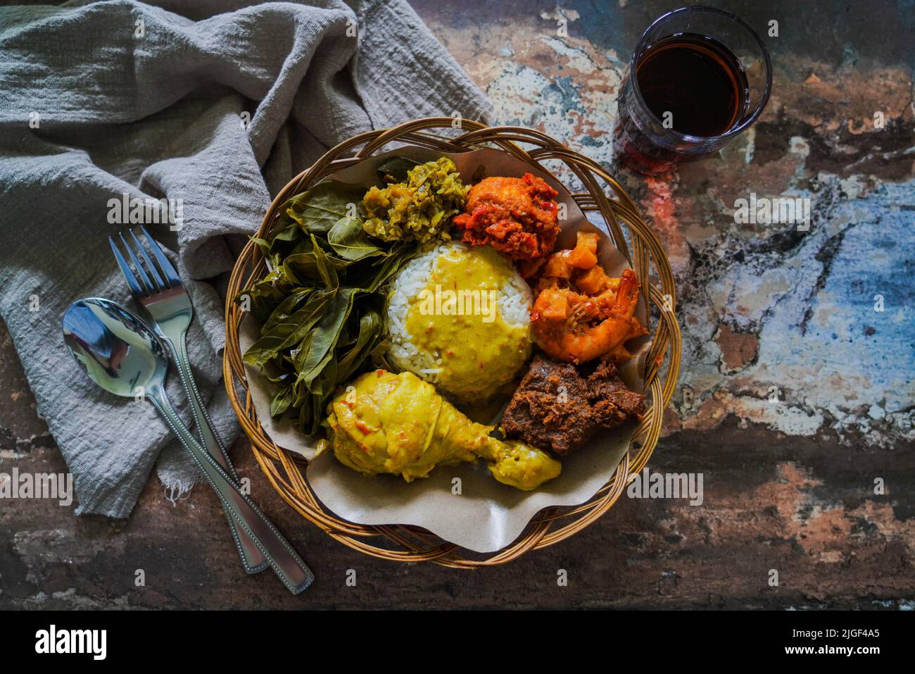 Famous traditional Indonesian food Nasi Padang Stock Photo - Alamy