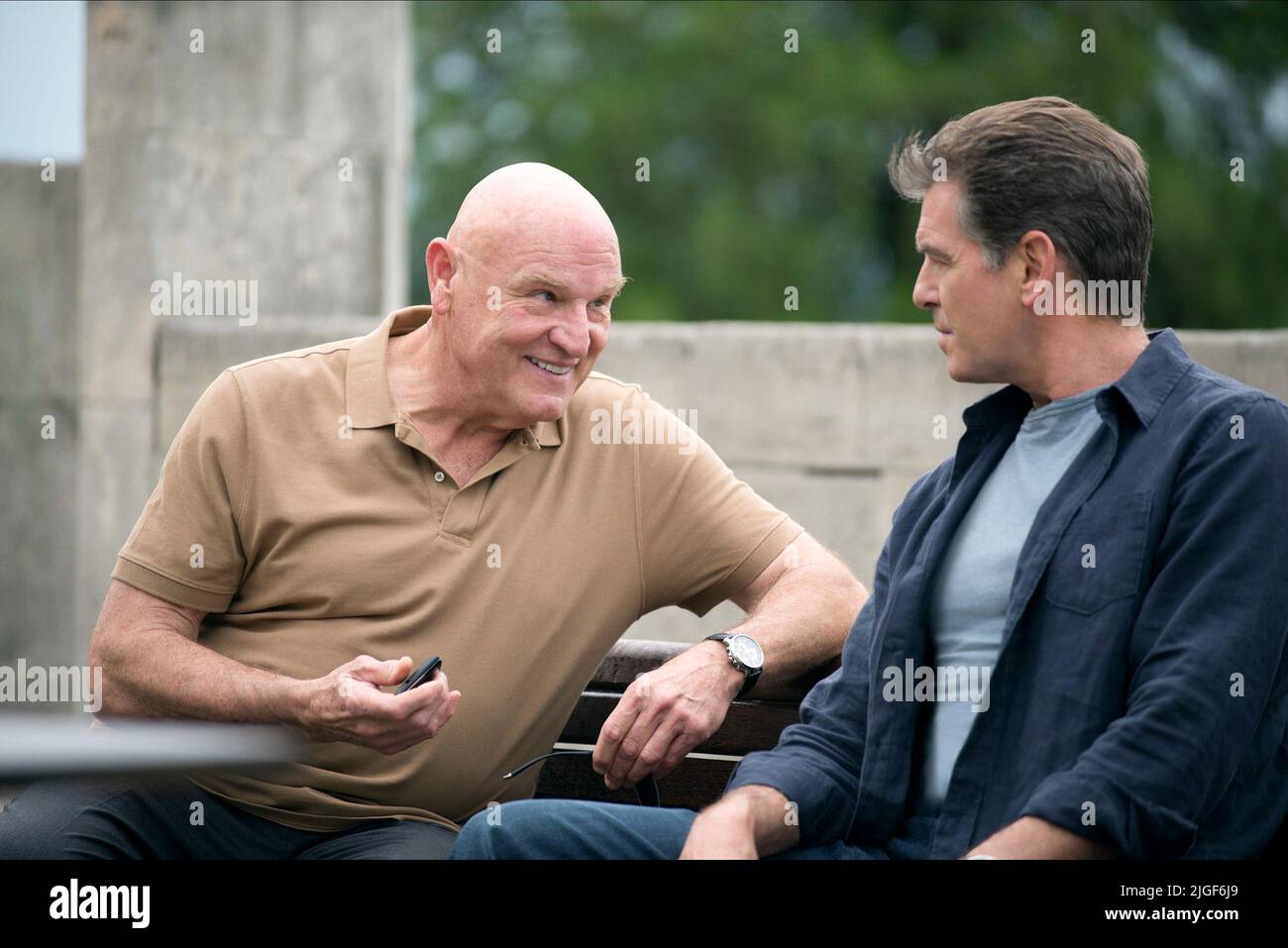 BILL SMITROVICH, PIERCE BROSNAN, THE NOVEMBER MAN, 2014 Stock Photo - Alamy