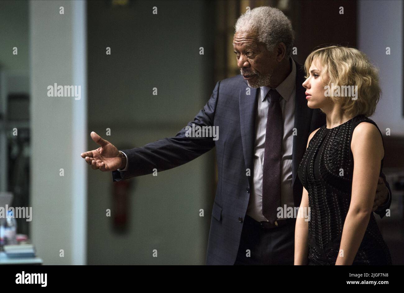 MORGAN FREEMAN, SCARLETT JOHANSSON, LUCY, 2014 Stock Photo - Alamy