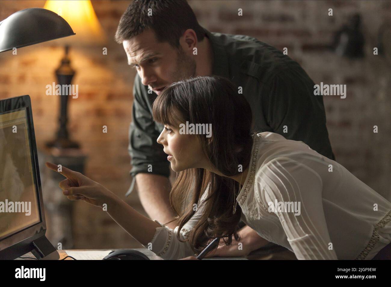 LUKE MACFARLANE, MEGHAN ORY, THE MEMORY BOOK, 2014 Stock Photo - Alamy