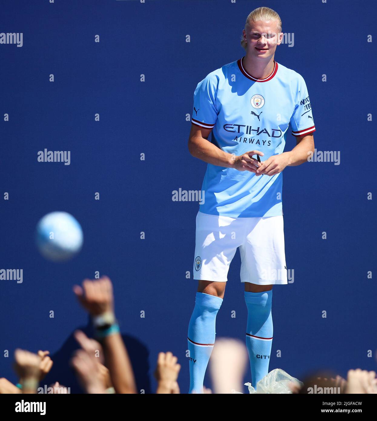 Manchester city's erling haaland hi-res stock photography and images ...