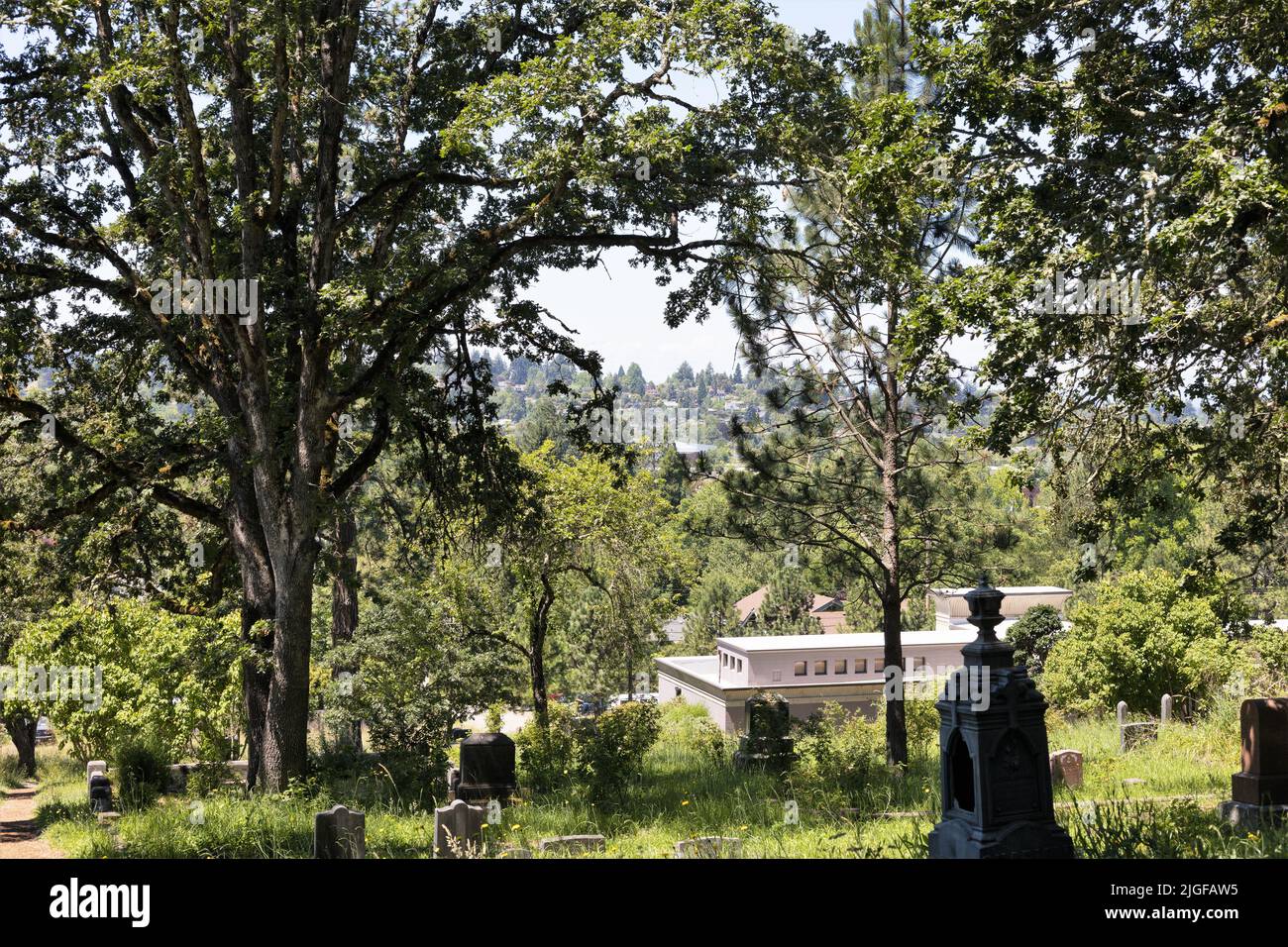 Masonic grave stones hi-res stock photography and images - Alamy