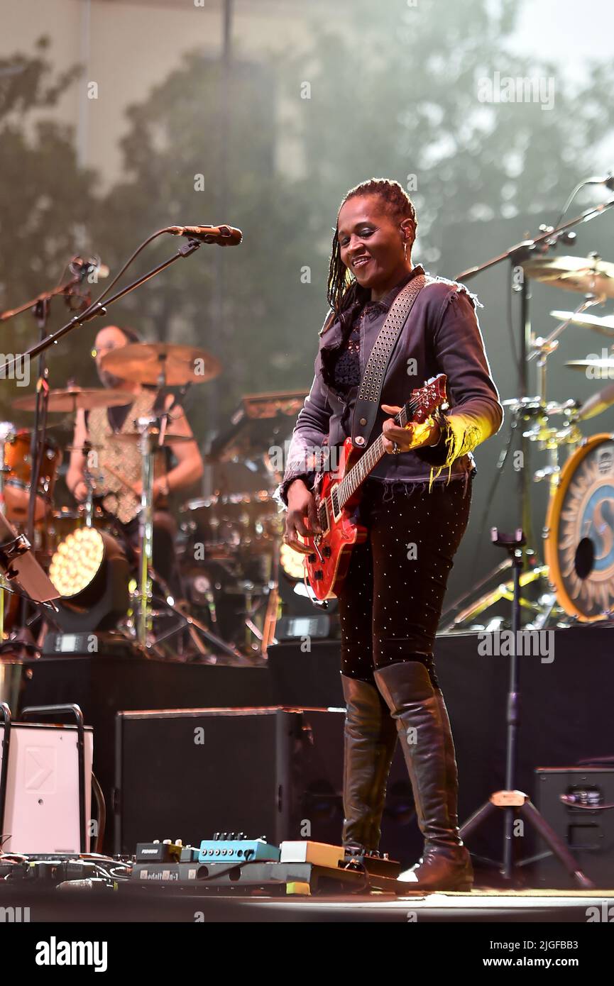 Kat Dyson Zucchero concert - World Wild Tour Milan, Italy 9th July 2022 ...