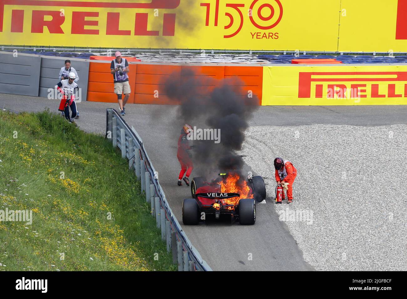 Sainz austria 2022 fire hi-res stock photography and images - Alamy