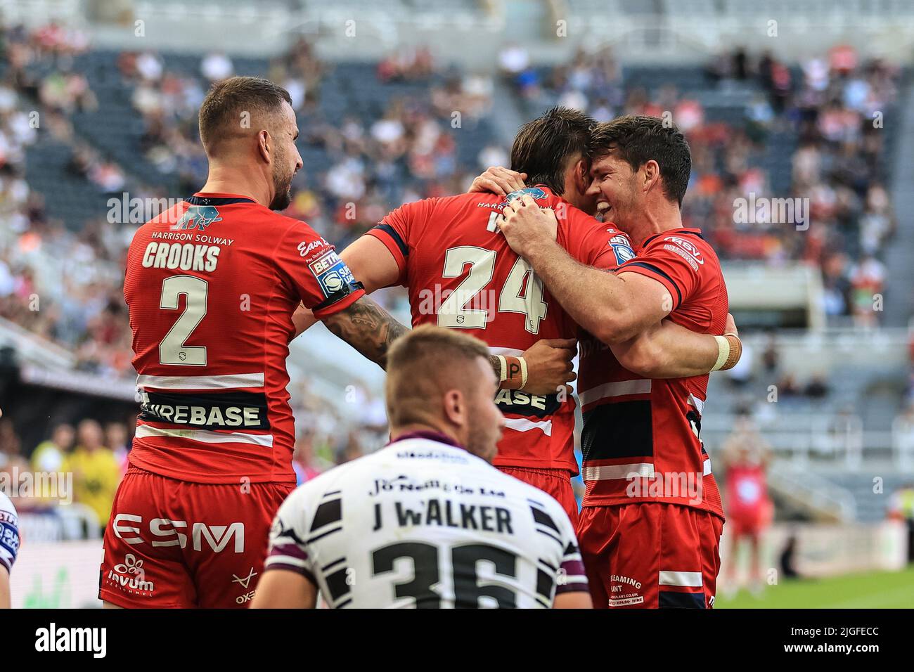 Sam Wood #24 of Hull KR celebrates his try Stock Photo - Alamy