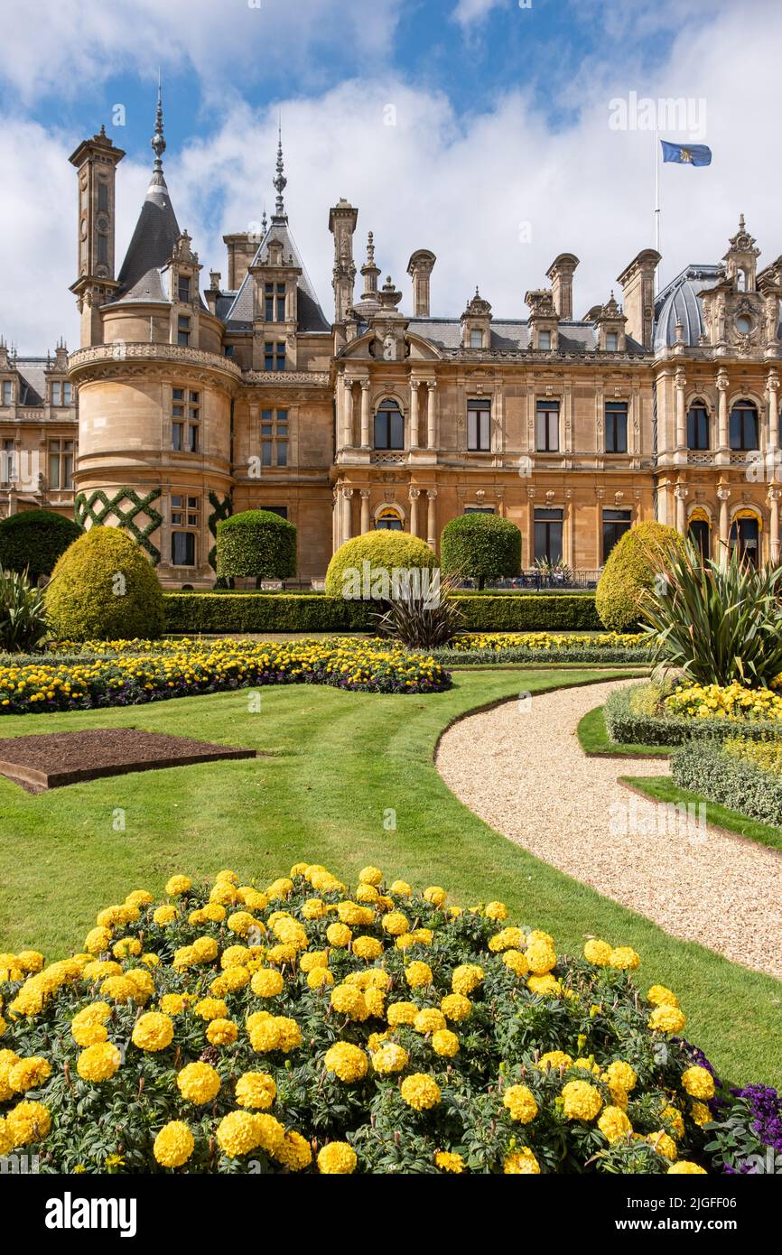 Waddesdon manor parterre hi-res stock photography and images - Alamy