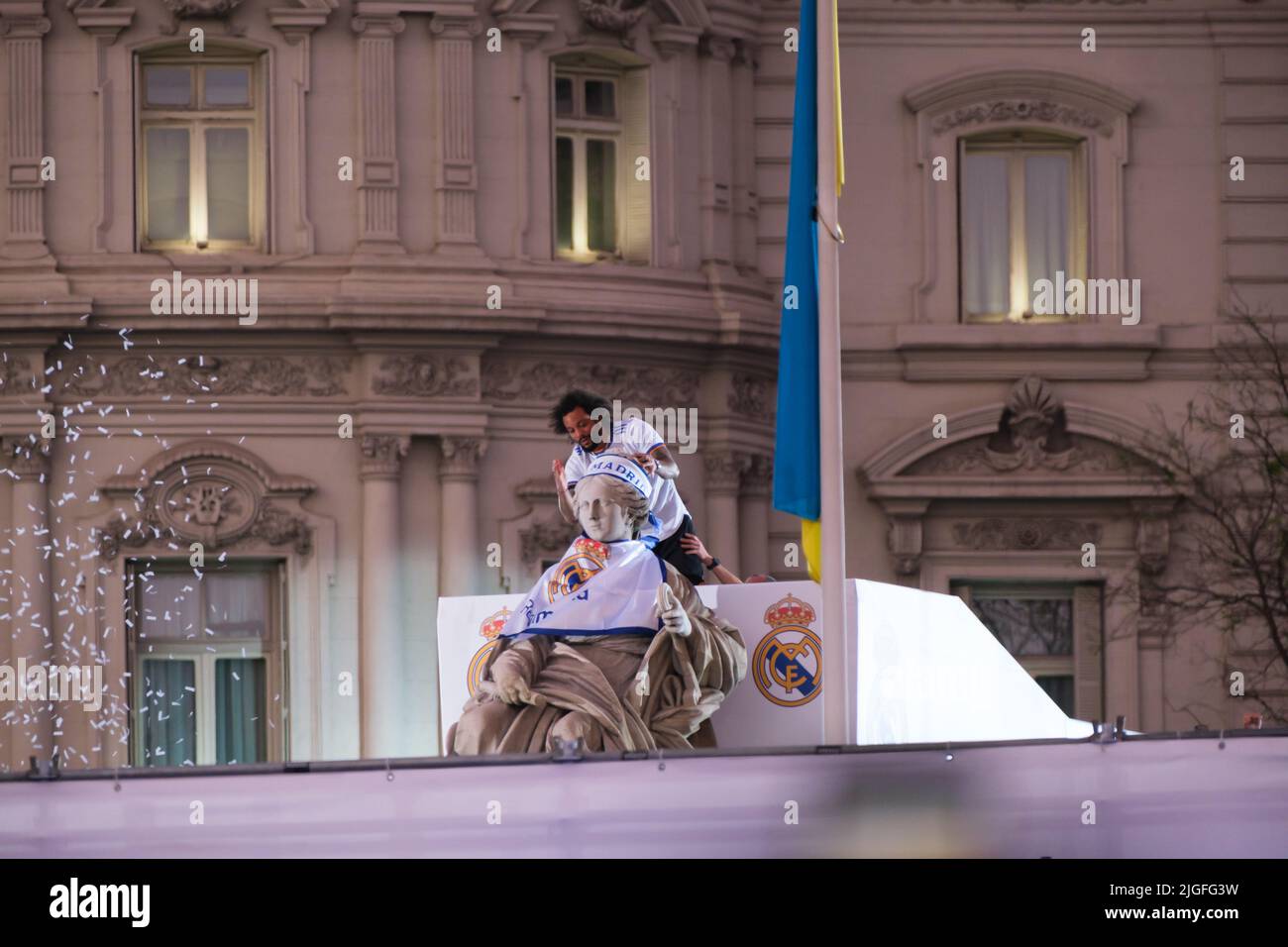 The Real Madrid team celebrating the 35th Spanish La Liga title in ...