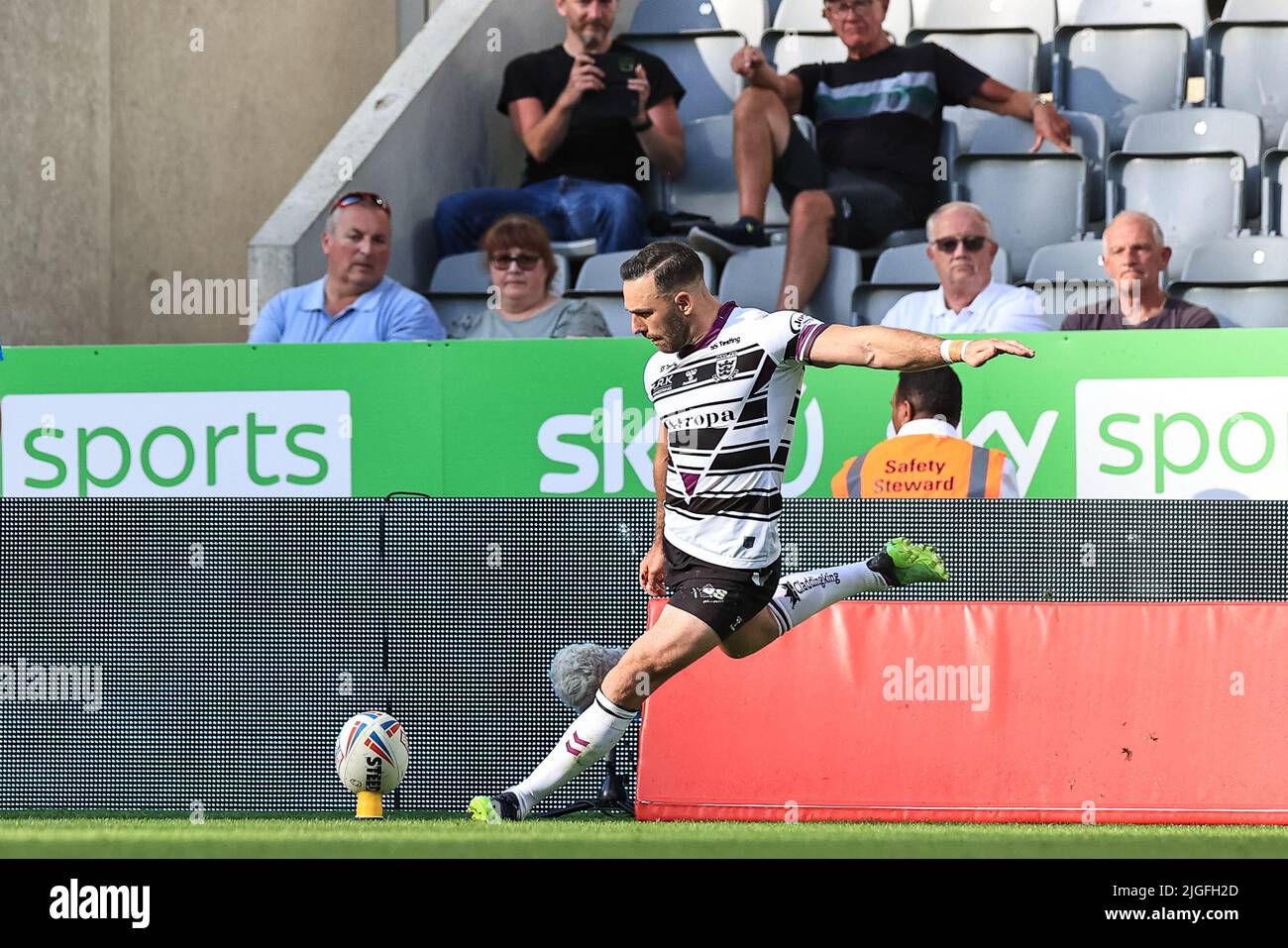 Newcastle, UK. 10th July, 2022. Luke Gale #7 of Hull FC converts for a ...