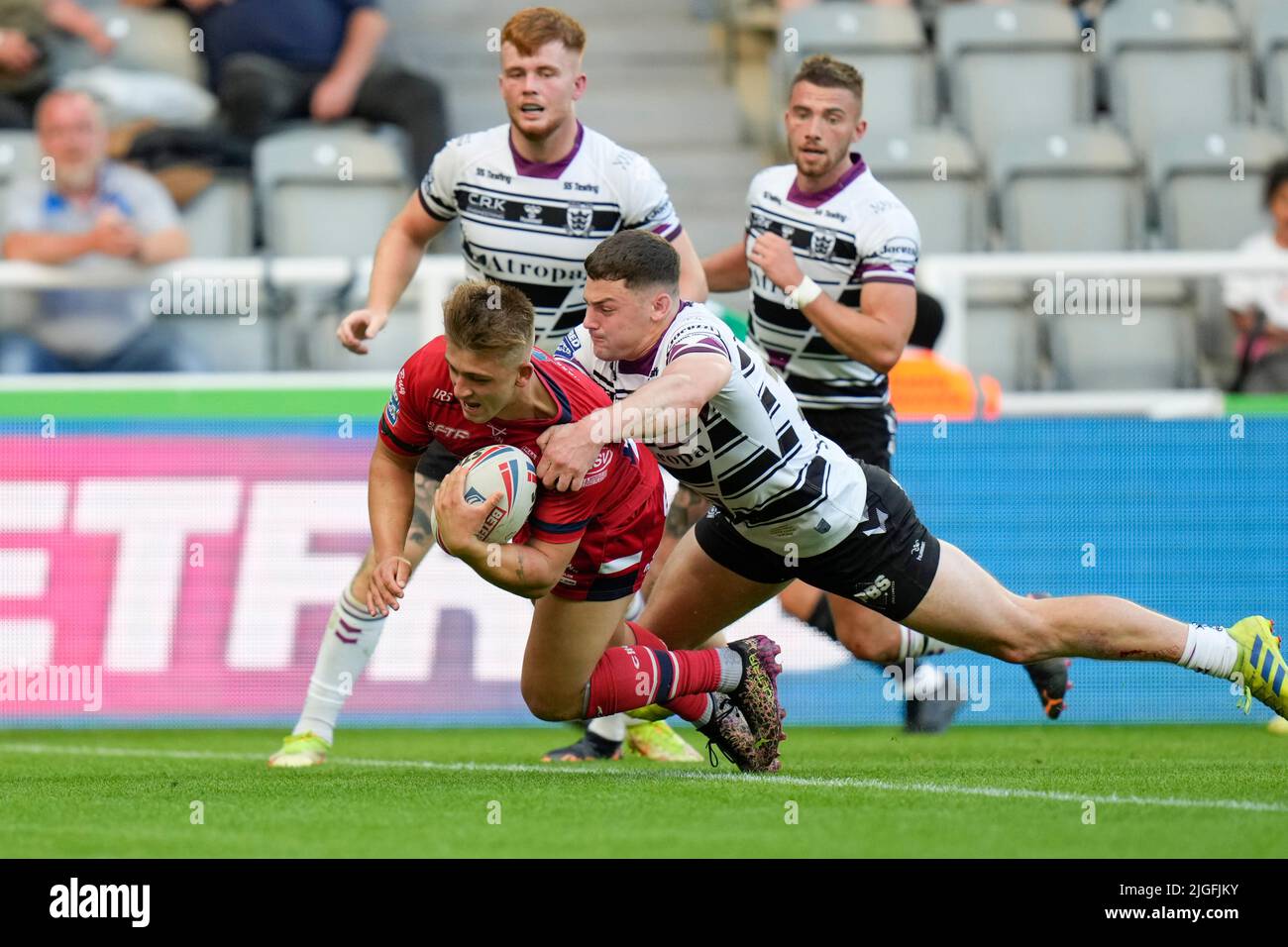 Hull KR #20 Mikey Lewis celebrates scoring a try Stock Photo - Alamy
