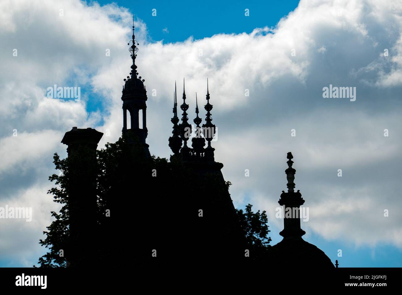 Skyline manor hi-res stock photography and images - Alamy