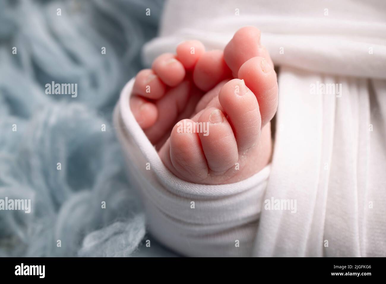 Premature baby feet heart hi-res stock photography and images - Alamy