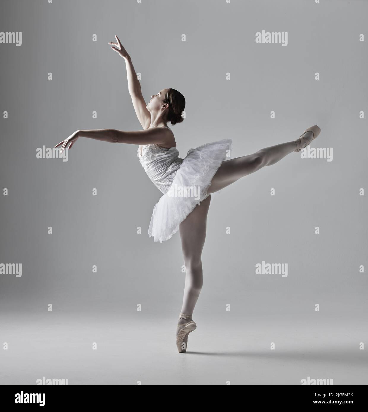 Nobody cheering, but dance doesnt need it. Full of a beautiful young ...