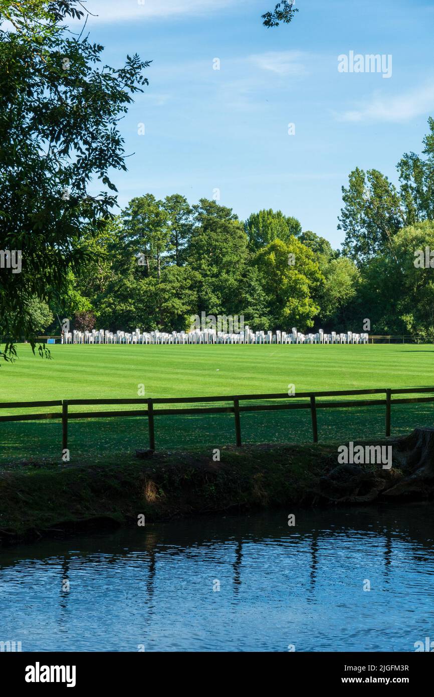 Row of plastic chairs hi-res stock photography and images - Alamy