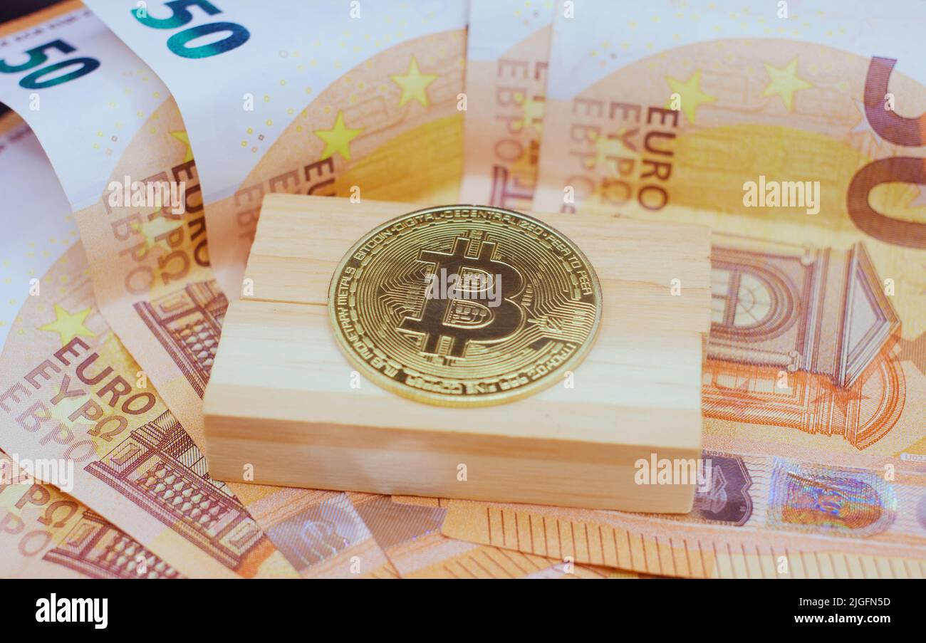 Cryptocurrency spread hi-res stock photography and images - Alamy