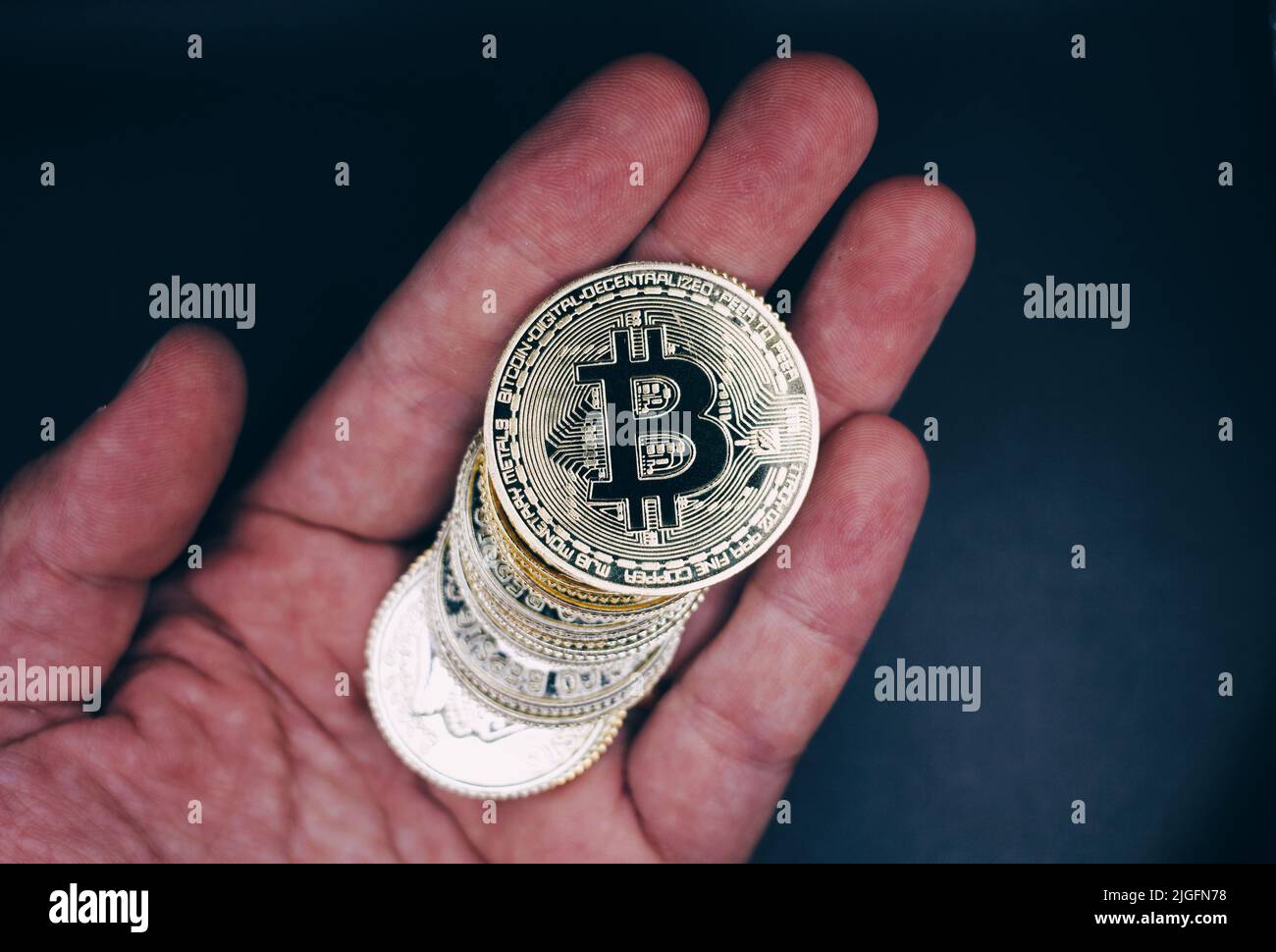 Illustration old man money hi-res stock photography and images - Alamy