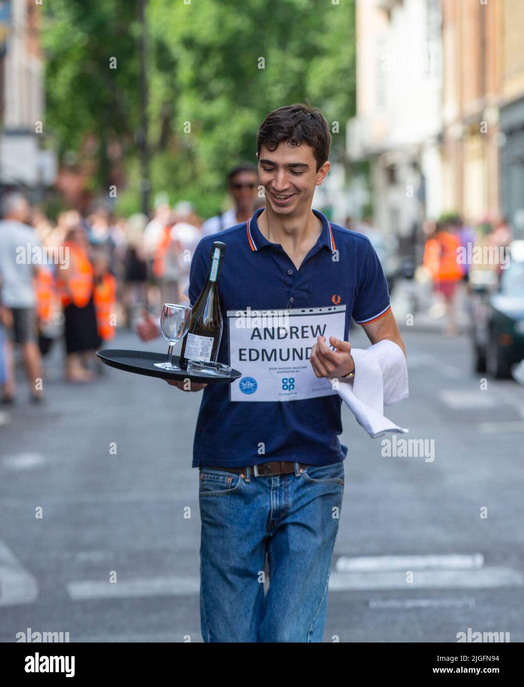 Waiter uk 2022 hi-res stock photography and images - Alamy