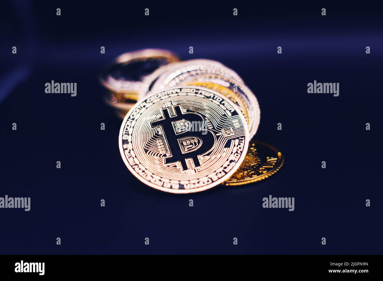 Dark investor hi-res stock photography and images - Alamy