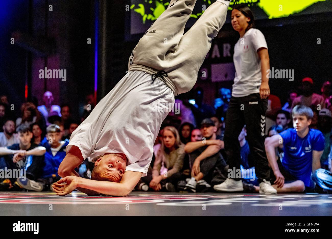 People watching world cup finals hi-res stock photography and images ...