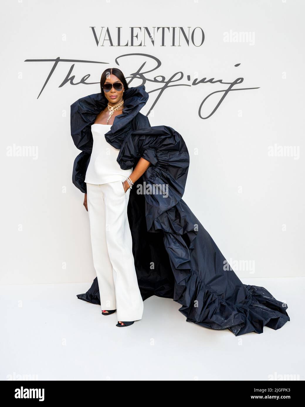 Naomi Campbell Rome Haute Couture F/W 22-23 Valentino - The Begining ...