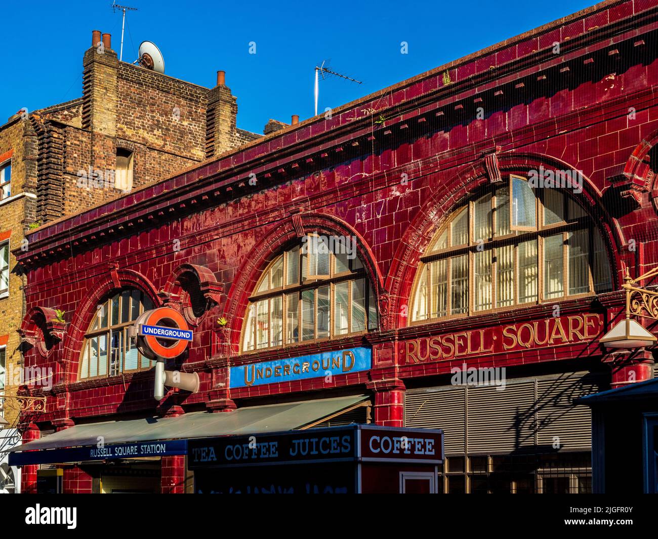 London underground stations hi-res stock photography and images - Alamy